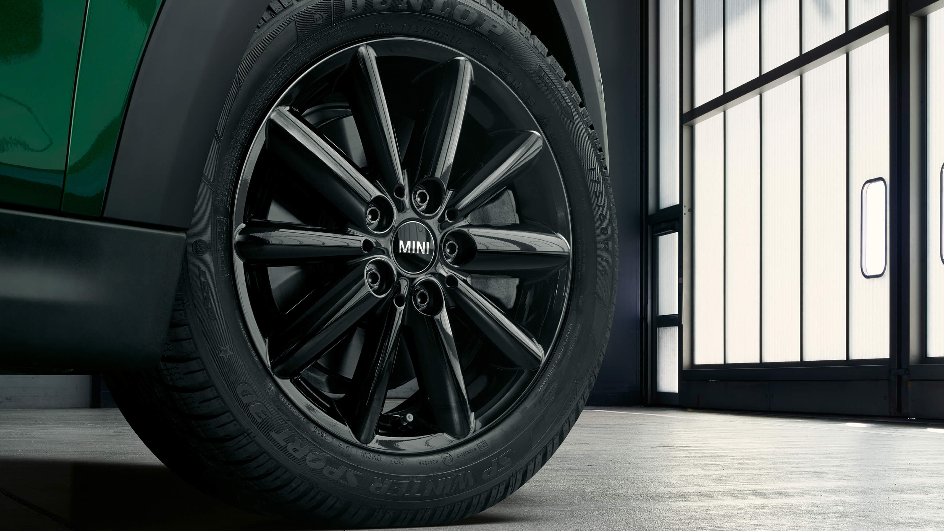 Wheel and Tyre Accessories | Genuine MINI Parts | MINI IE