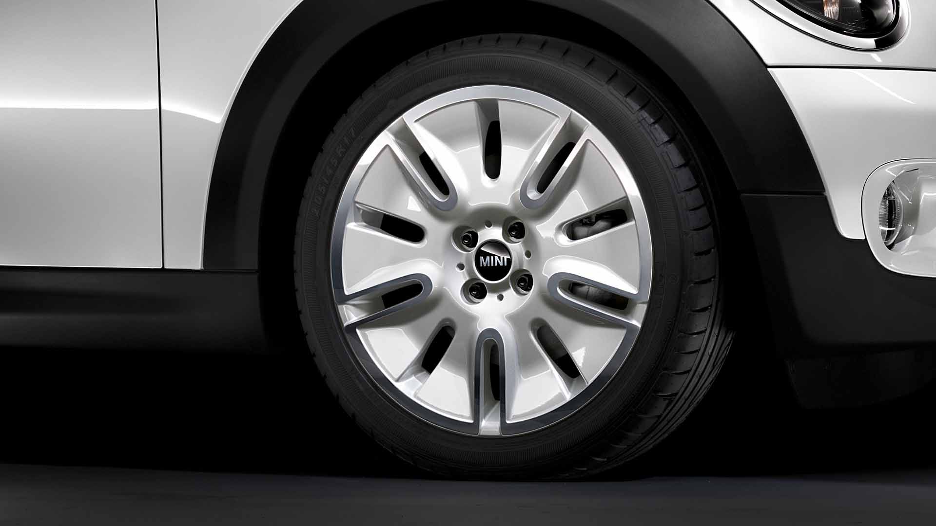 MINI light alloy wheel Silver Shield R117