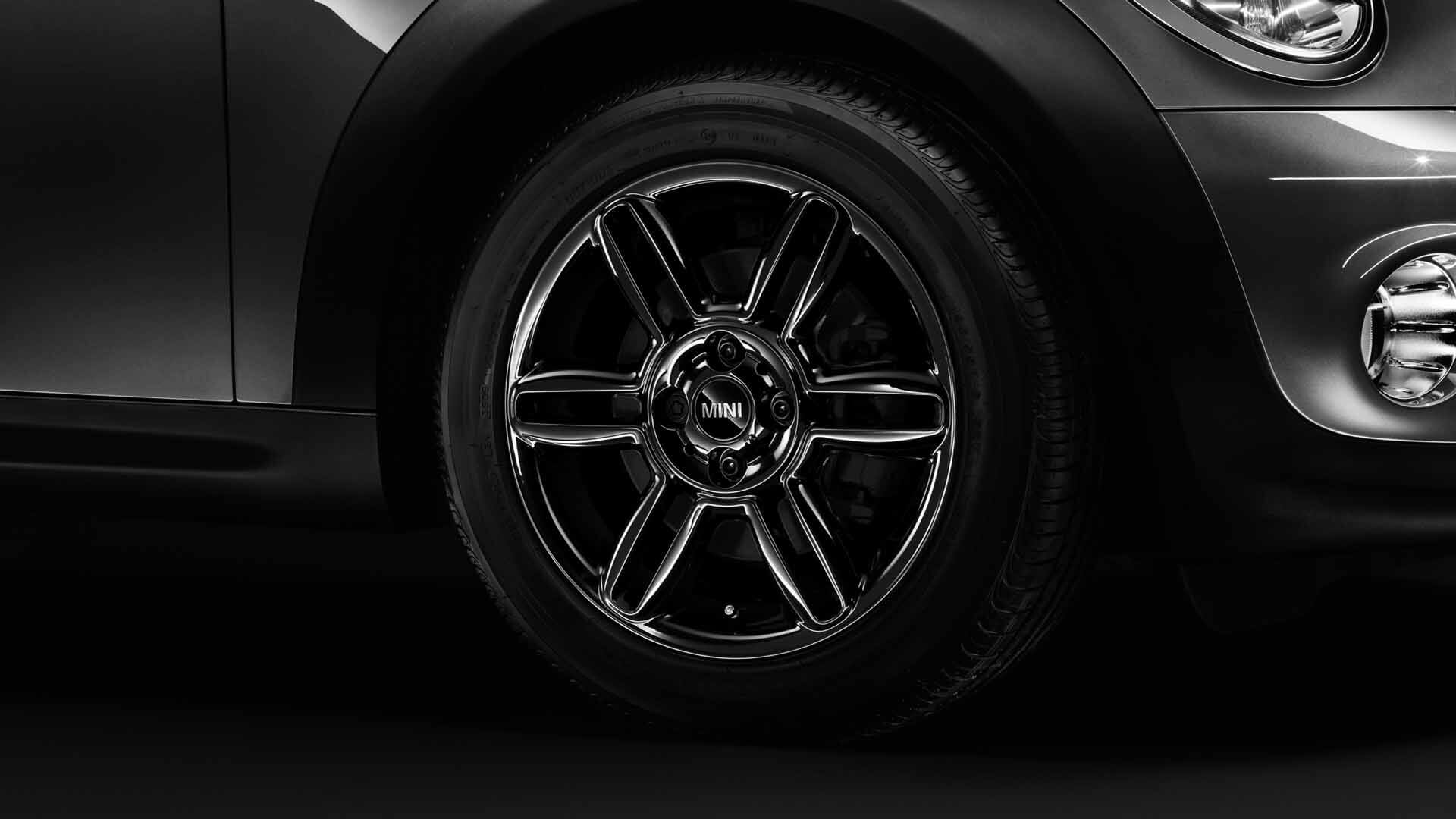 MINI light alloy wheel 6-Star Twin Spoke R119 in high-gloss Black