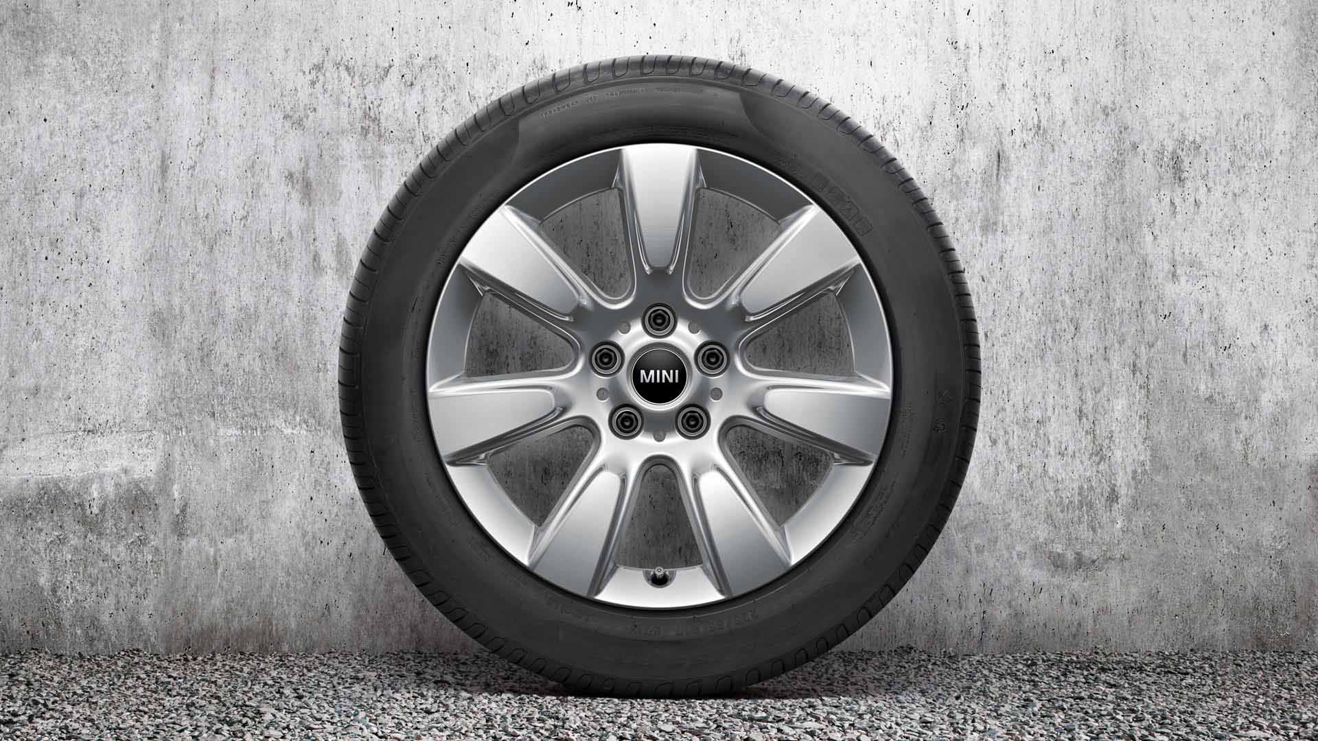 MINI light alloy wheel Imprint Spoke 530 in Bright Silver metallic
