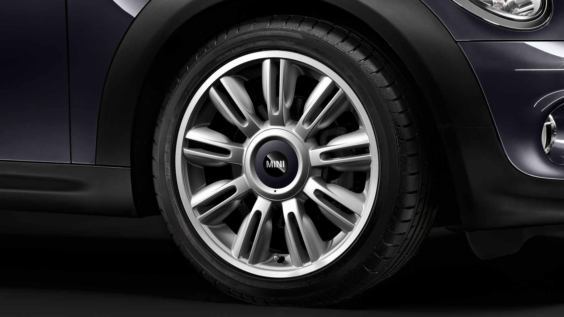 MINI light alloy wheel Twin Blade Spoke R130 in Silver