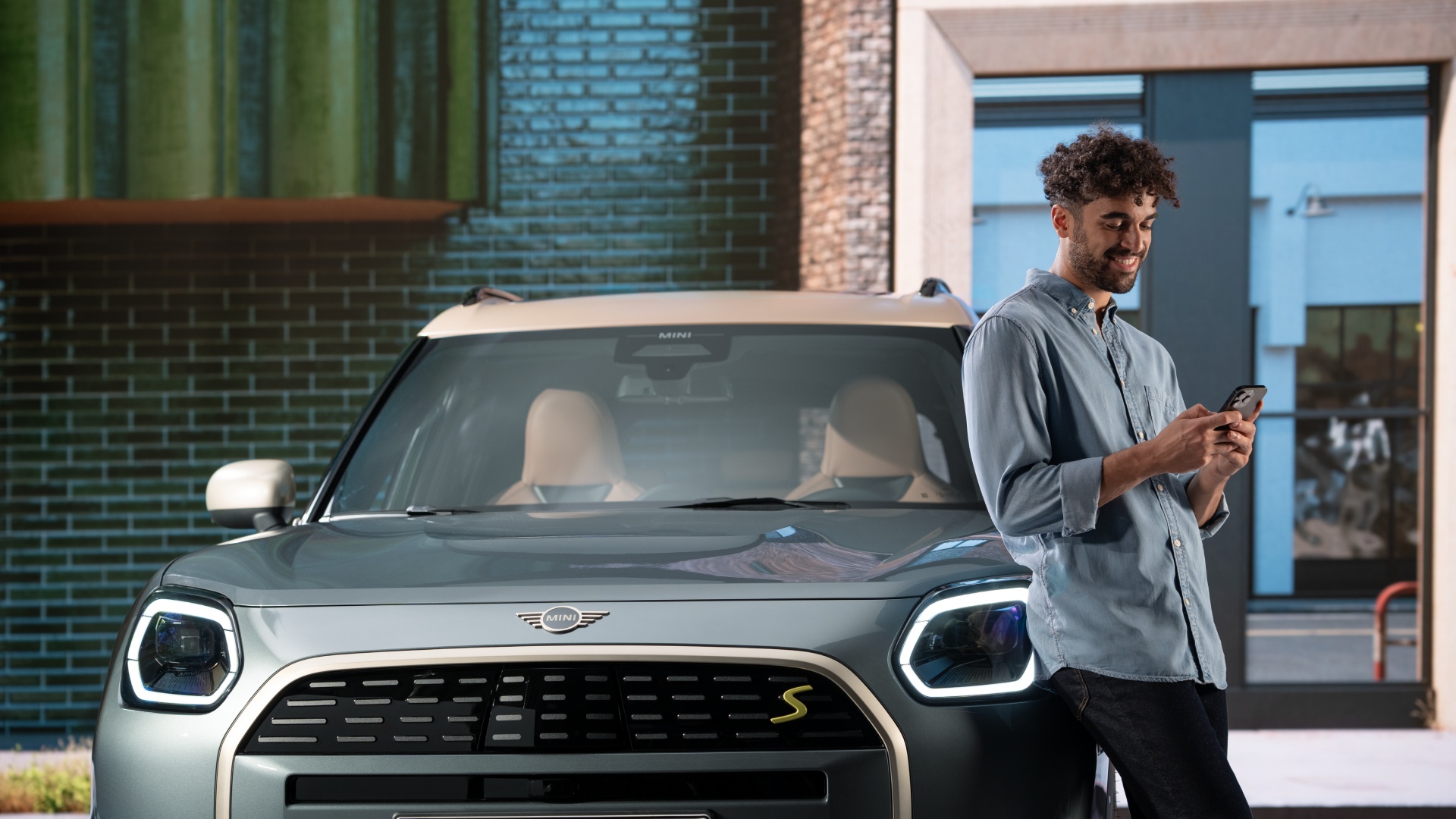 MINI Remote Software Upgrade | MINI Ireland